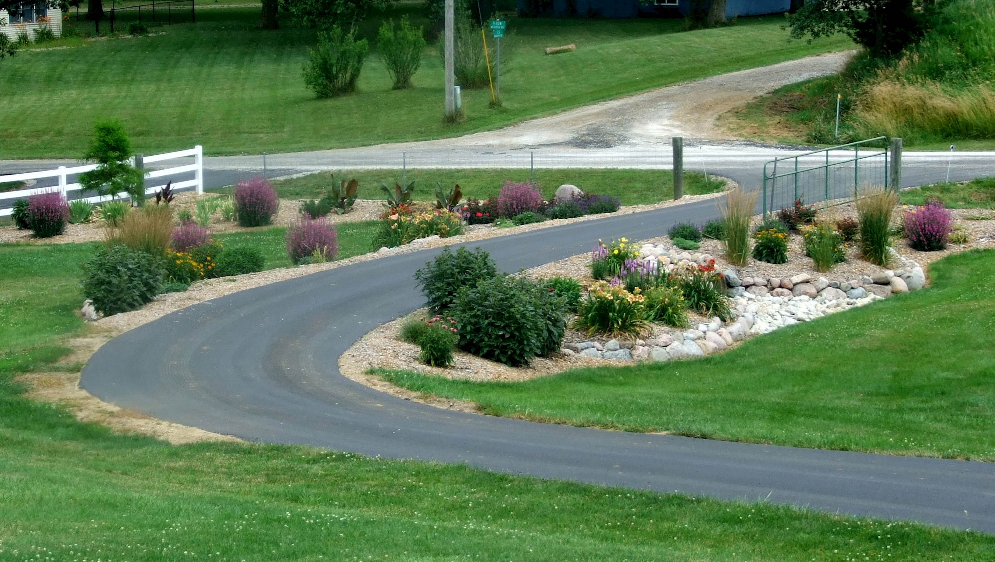 Landscape Design Springfield, Illinois | Designer Landscapes
